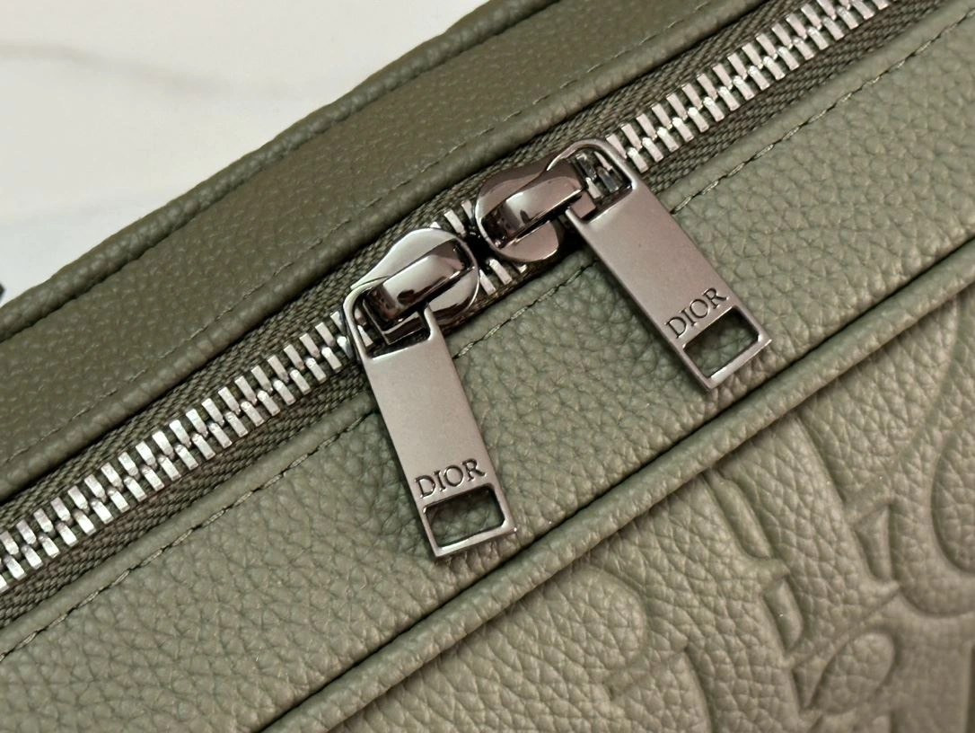 Bargain Mens Christian Dior Briefcases