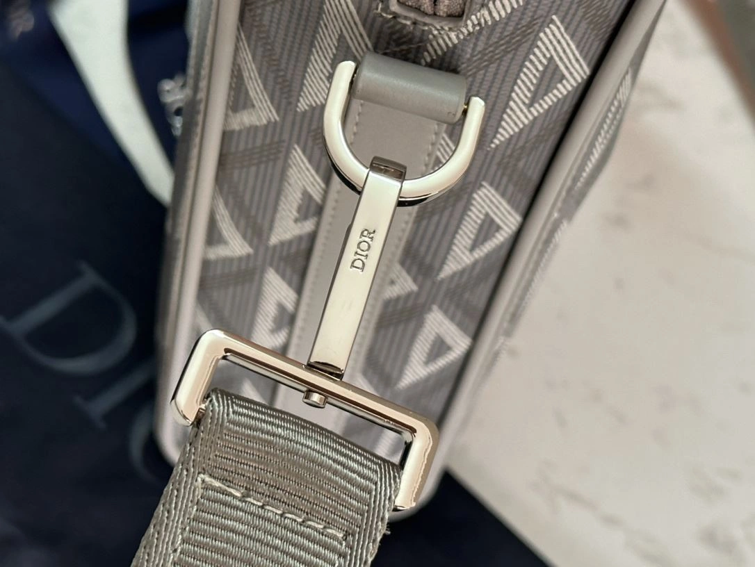Bargain Mens Christian Dior Briefcases