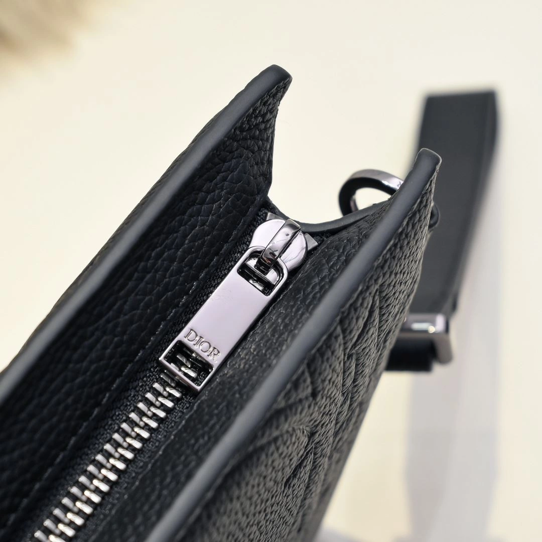 Inexpensive Mens Christian Dior Clutch Bags