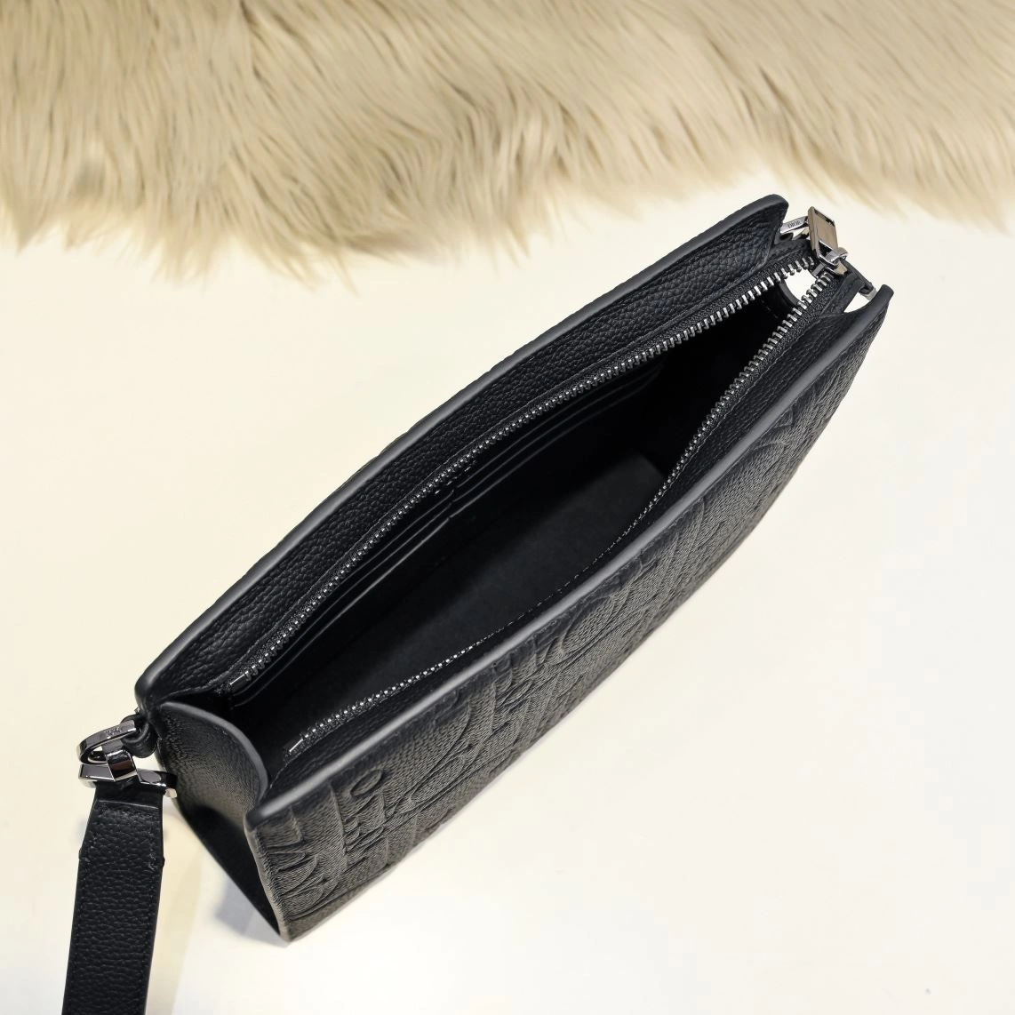 Inexpensive Mens Christian Dior Clutch Bags