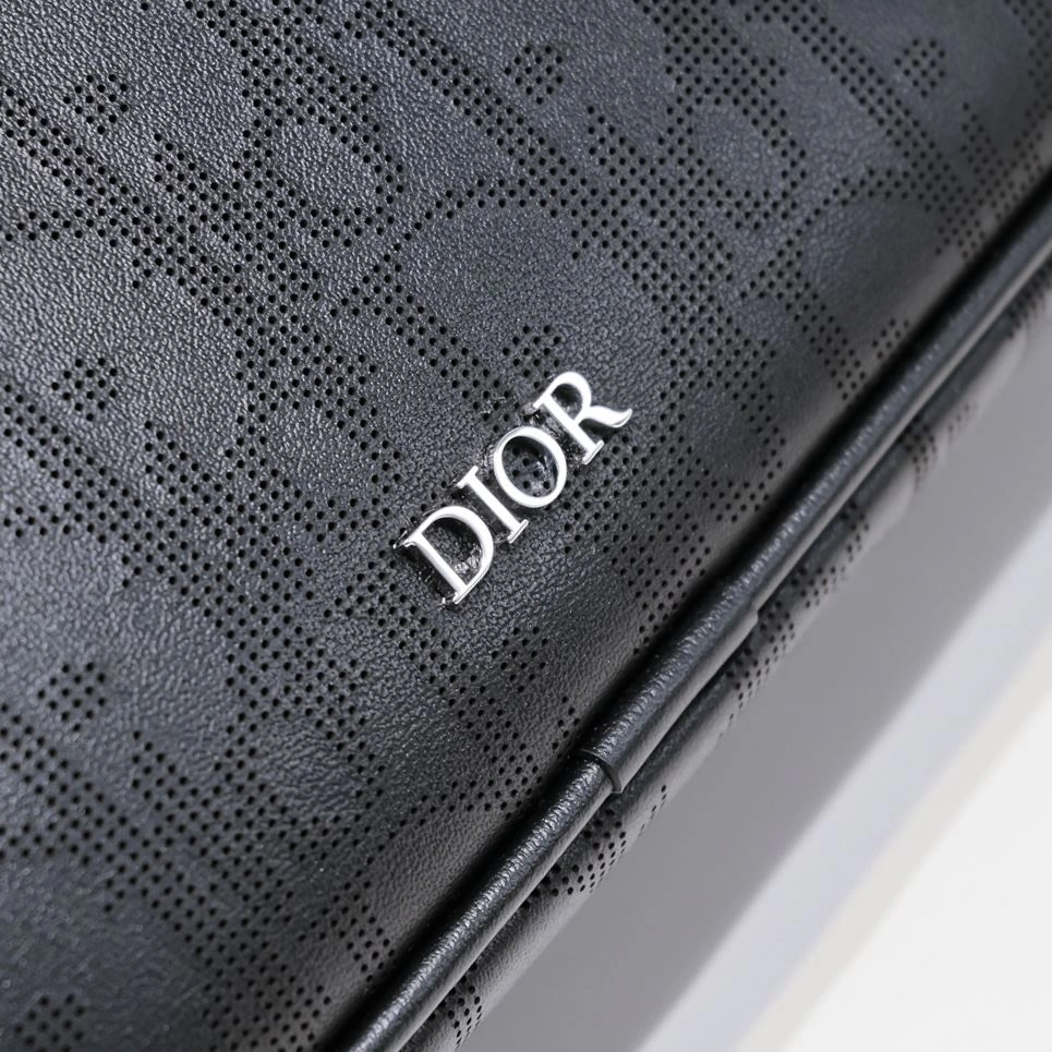 Indistinguishable Mens Christian Dior Clutch Bags