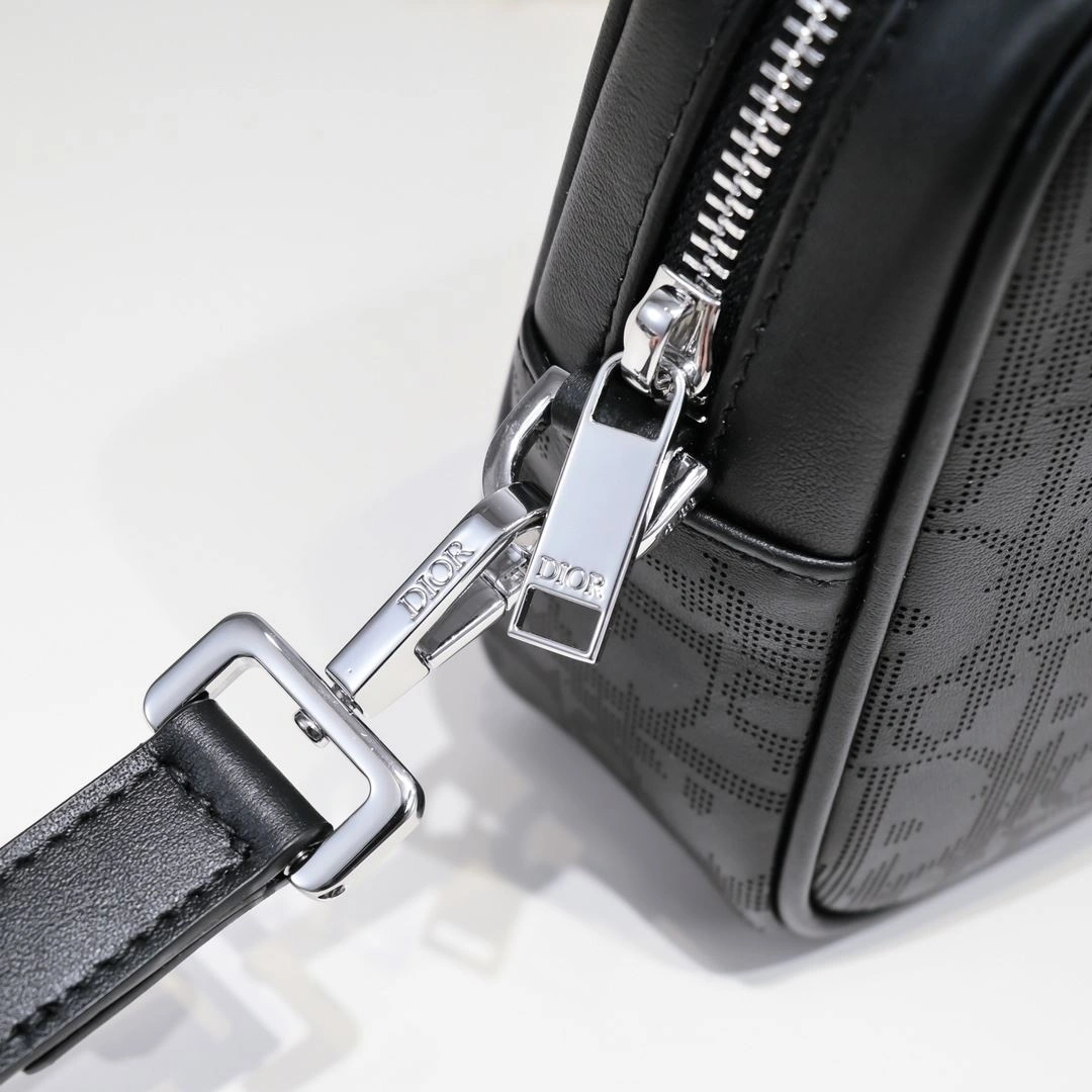 Indistinguishable Mens Christian Dior Clutch Bags