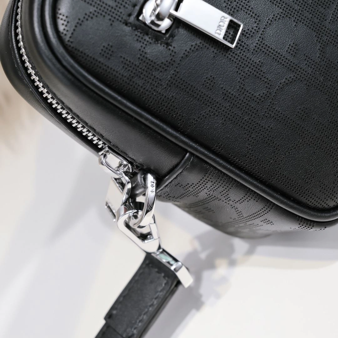 Indistinguishable Mens Christian Dior Clutch Bags
