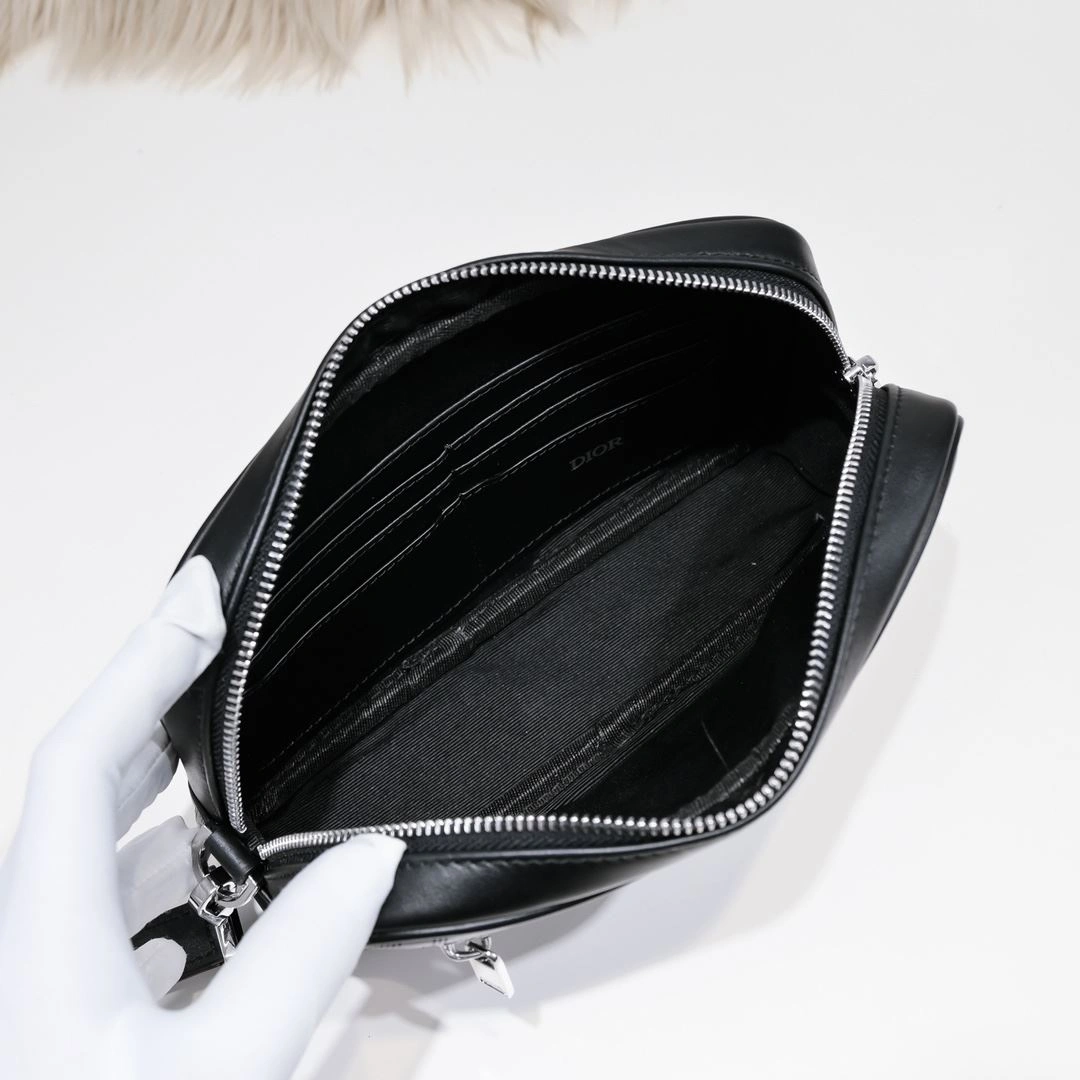 Indistinguishable Mens Christian Dior Clutch Bags