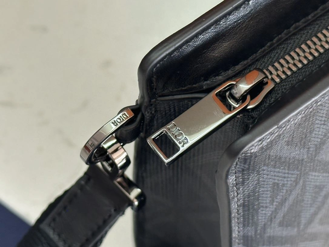 High fidelity Mens Christian Dior Clutch Bags