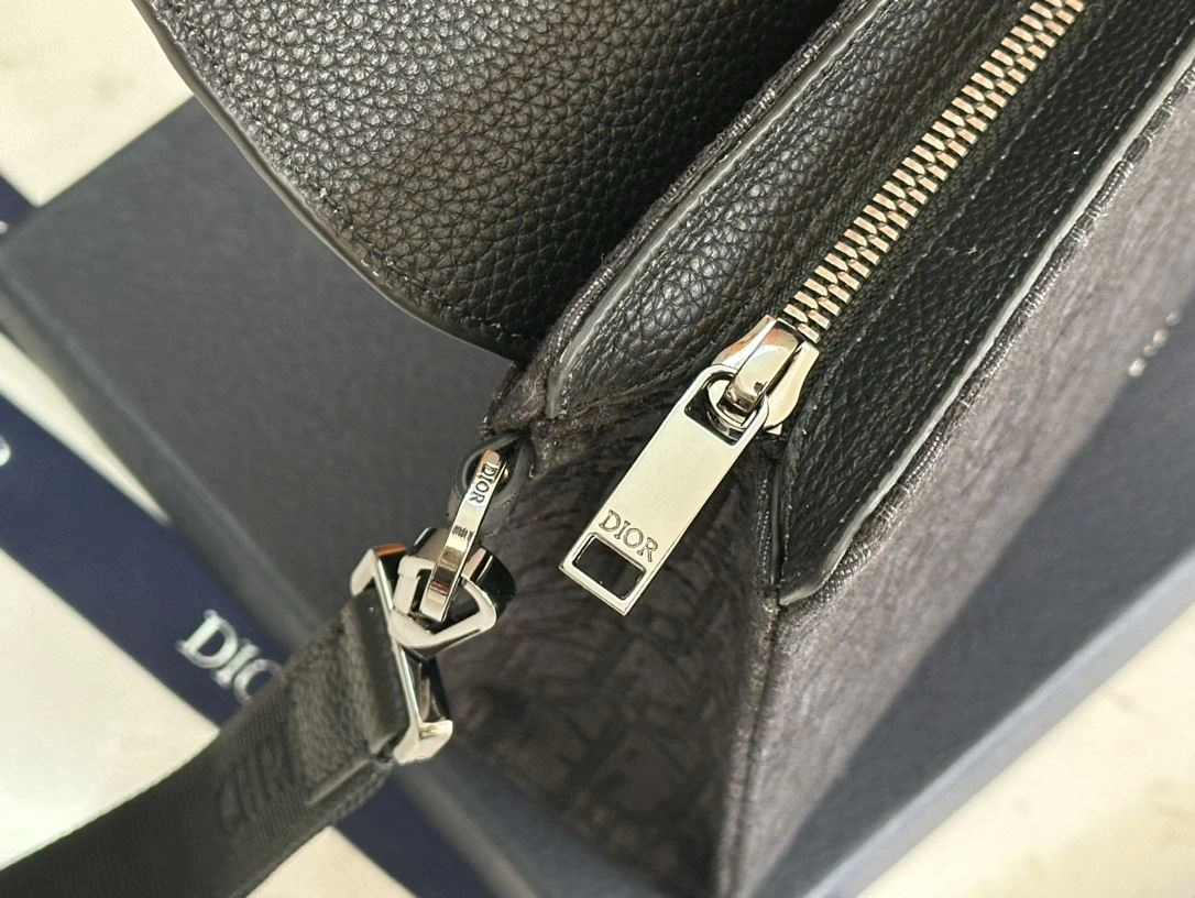 Legit Mens Christian Dior Clutch Bags