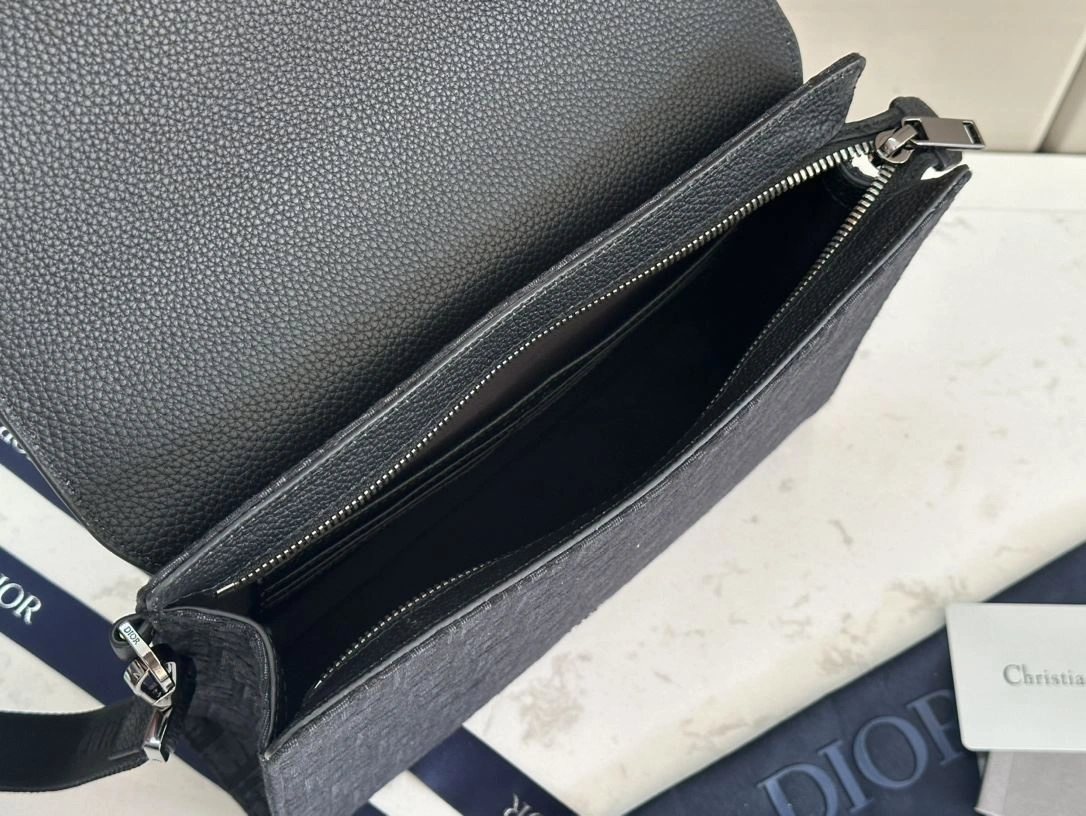 Legit Mens Christian Dior Clutch Bags