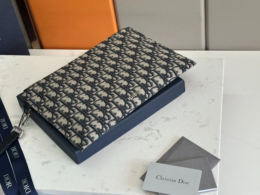 Value-priced Mens Christian Dior Clutch Bags