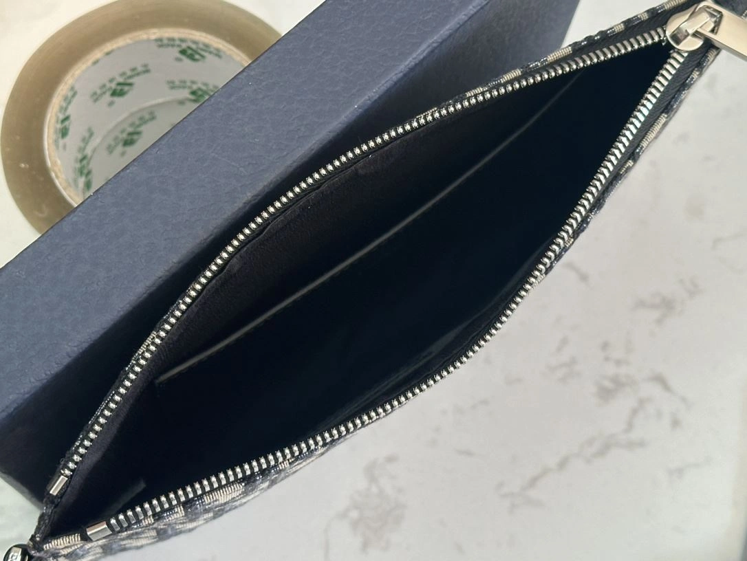 Value-priced Mens Christian Dior Clutch Bags