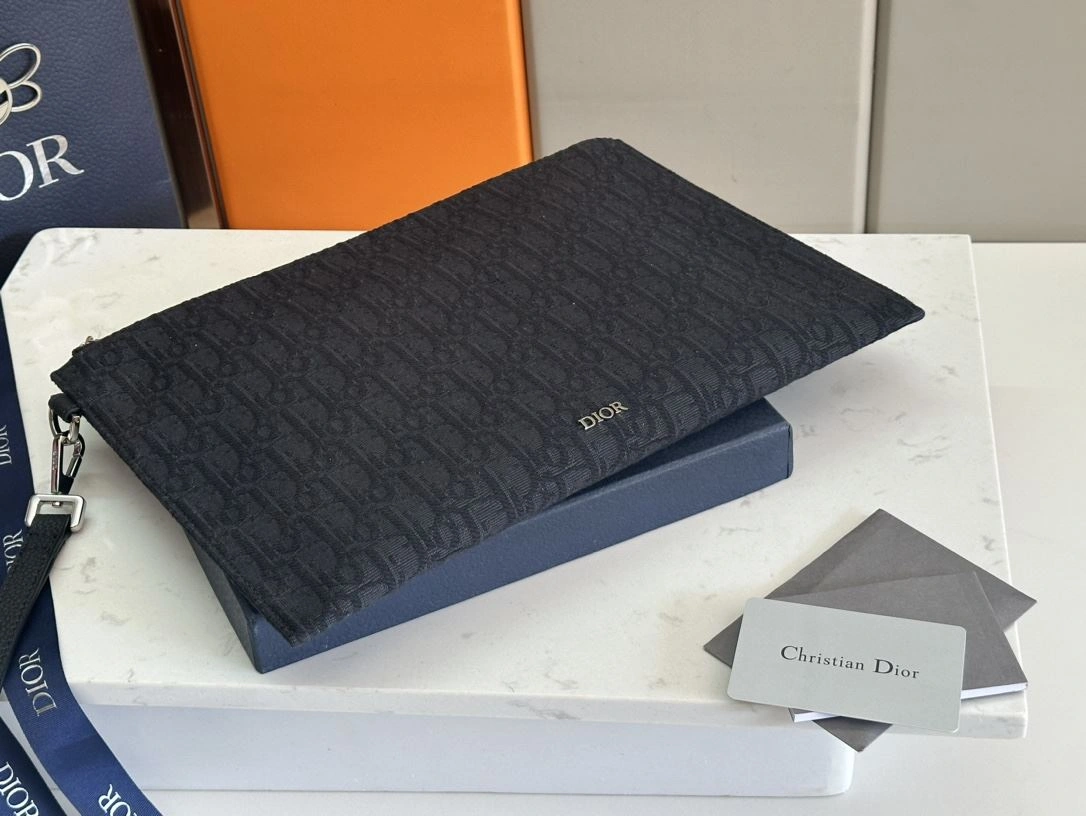 Inexpensive Mens Christian Dior Clutch Bags