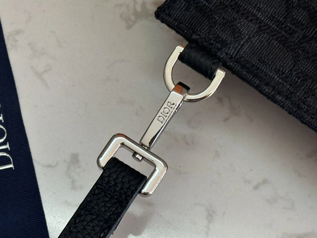 Inexpensive Mens Christian Dior Clutch Bags