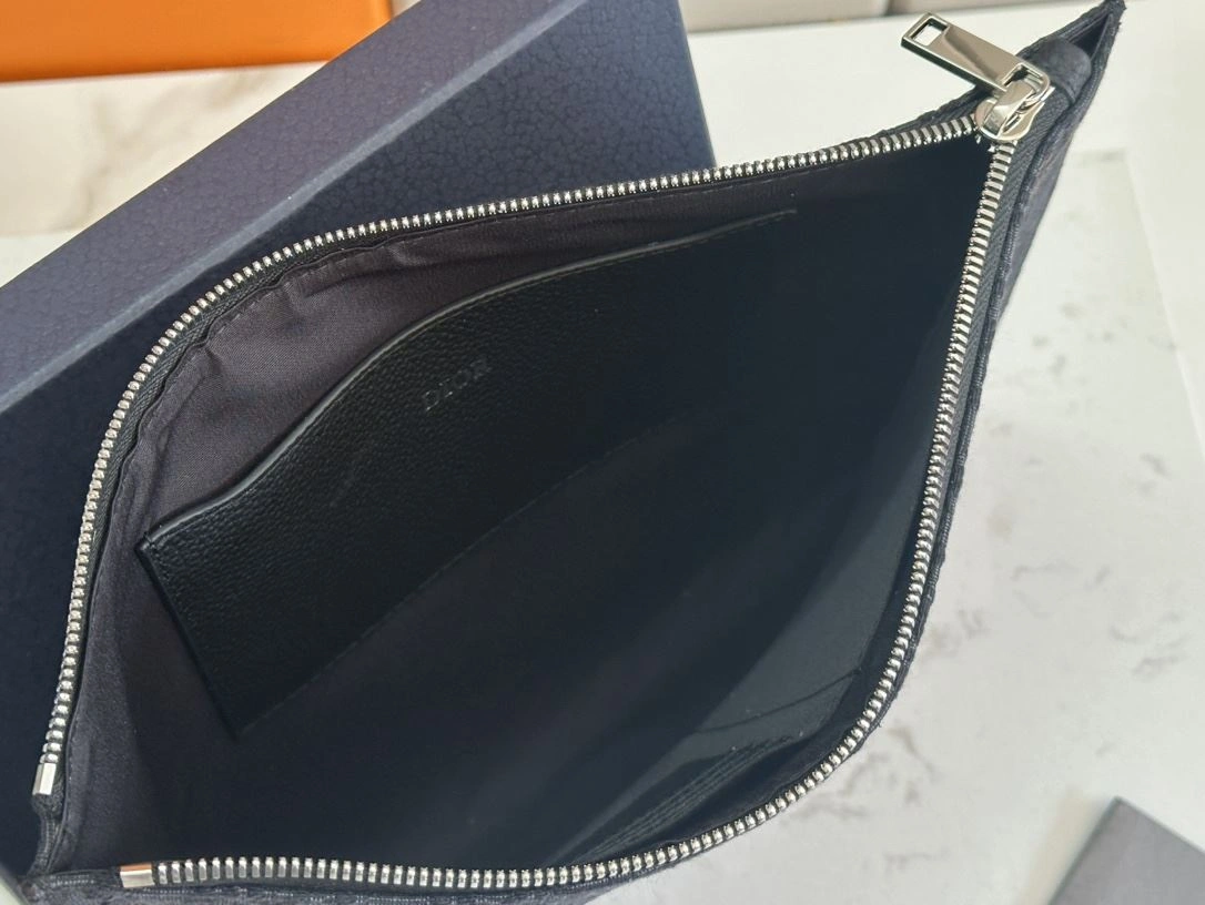 Inexpensive Mens Christian Dior Clutch Bags