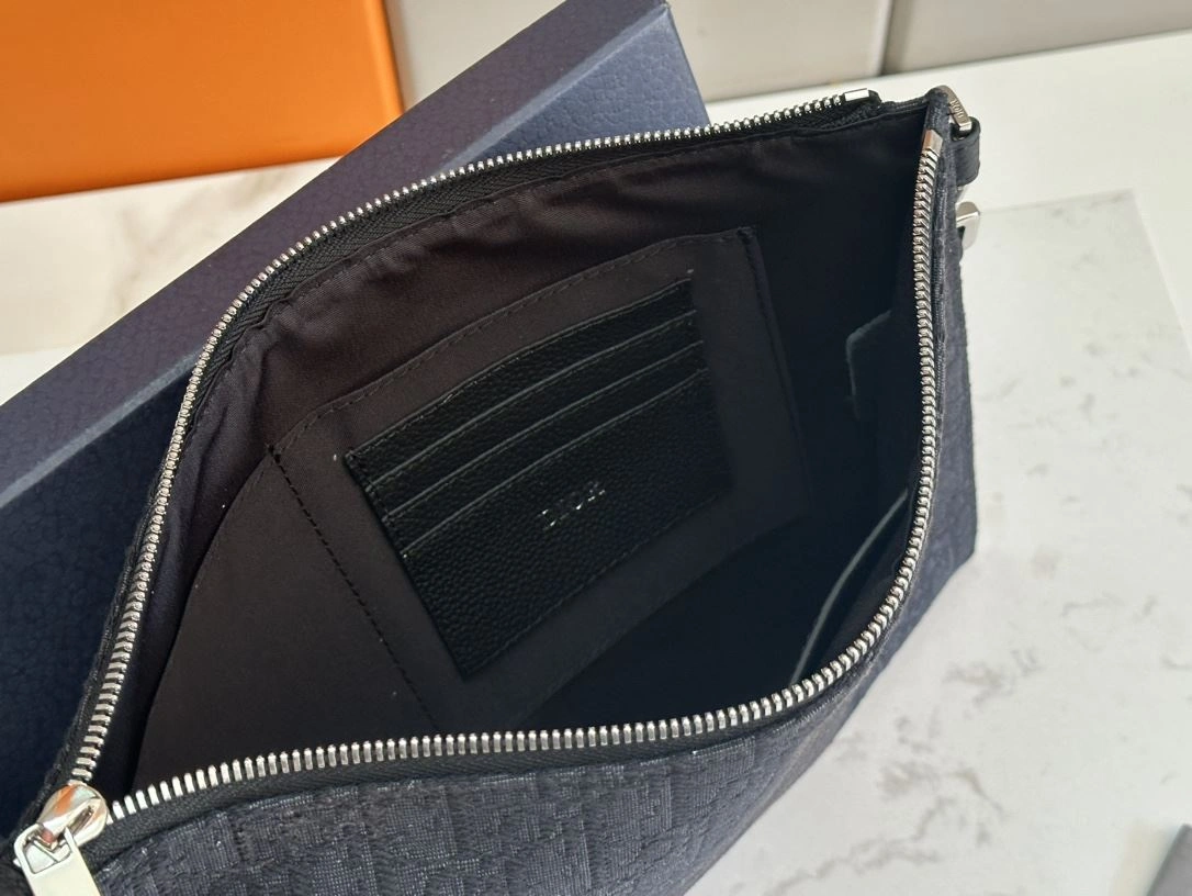 Inexpensive Mens Christian Dior Clutch Bags