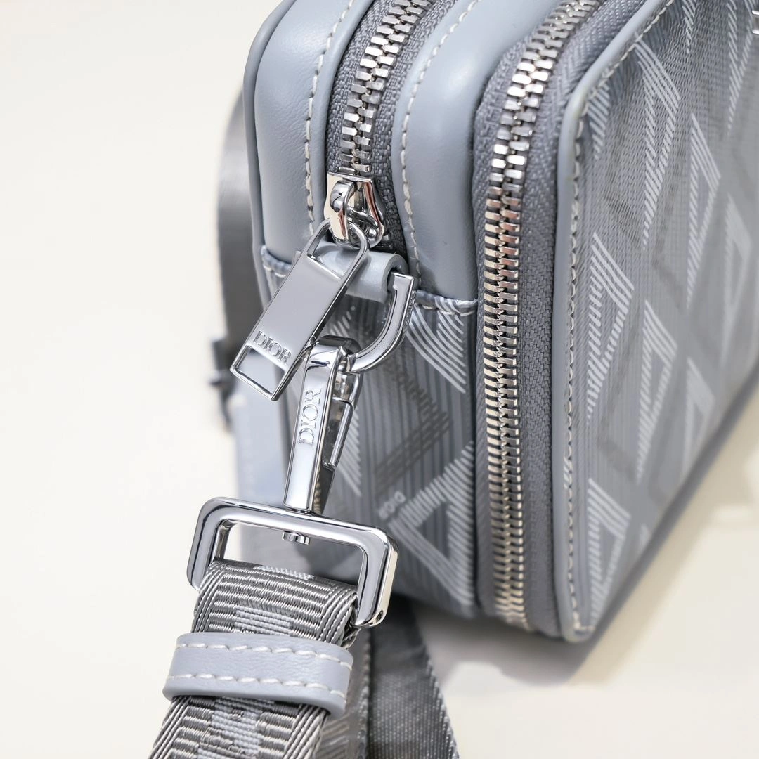 Indistinguishable Mens Christian Dior Satchel Bags