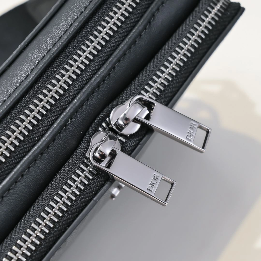 Indistinguishable Mens Christian Dior Satchel Bags
