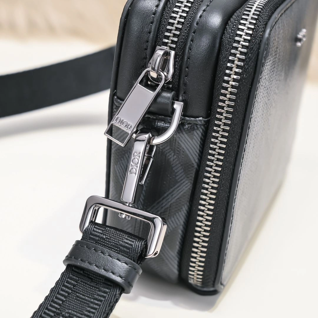 Indistinguishable Mens Christian Dior Satchel Bags