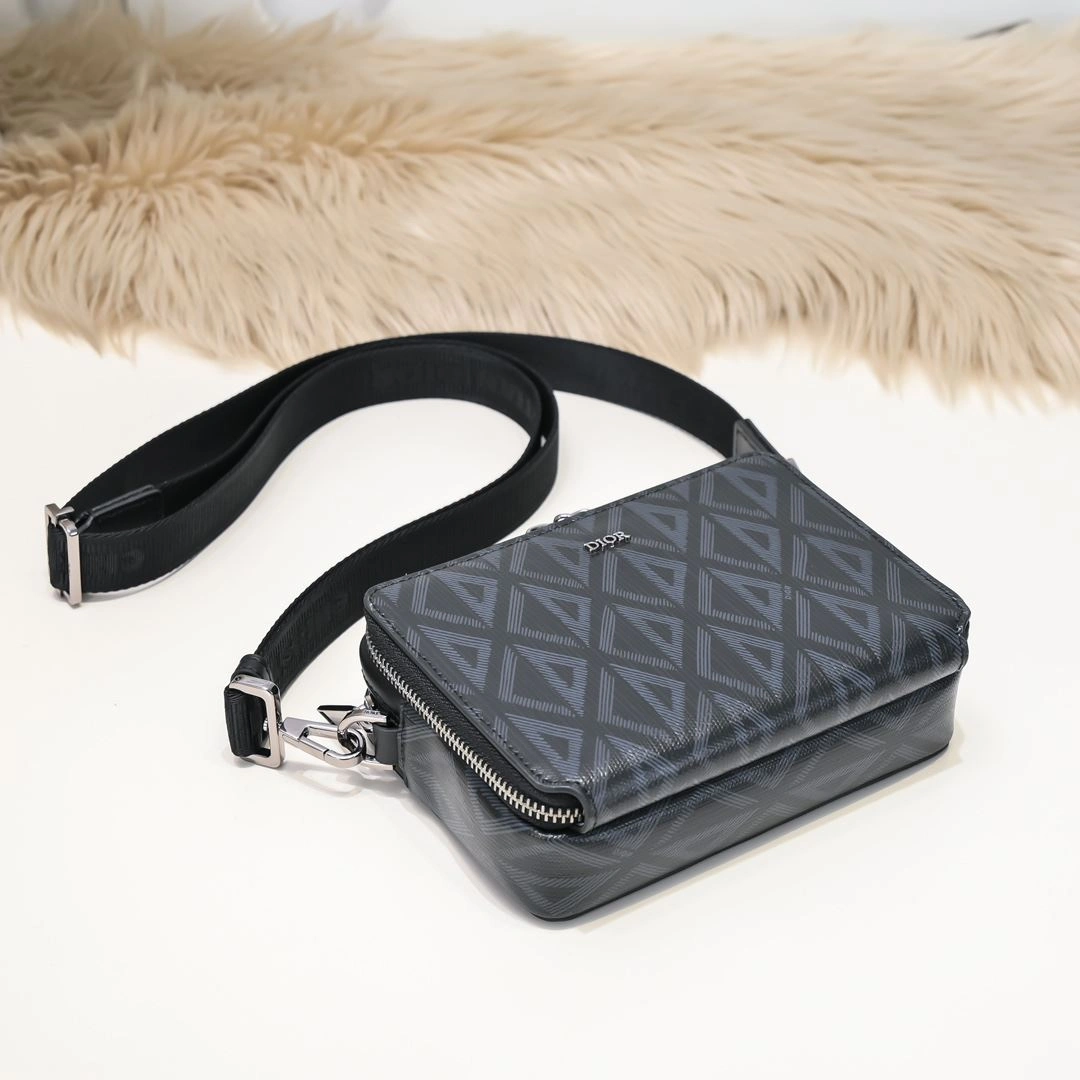 Indistinguishable Mens Christian Dior Satchel Bags
