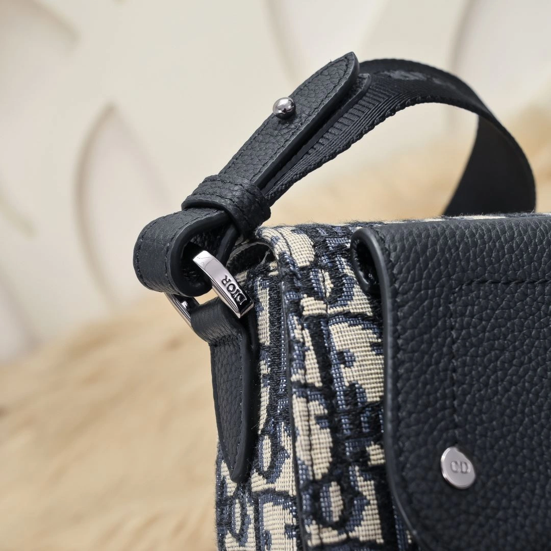 Bargain Mens Christian Dior Satchel Bags