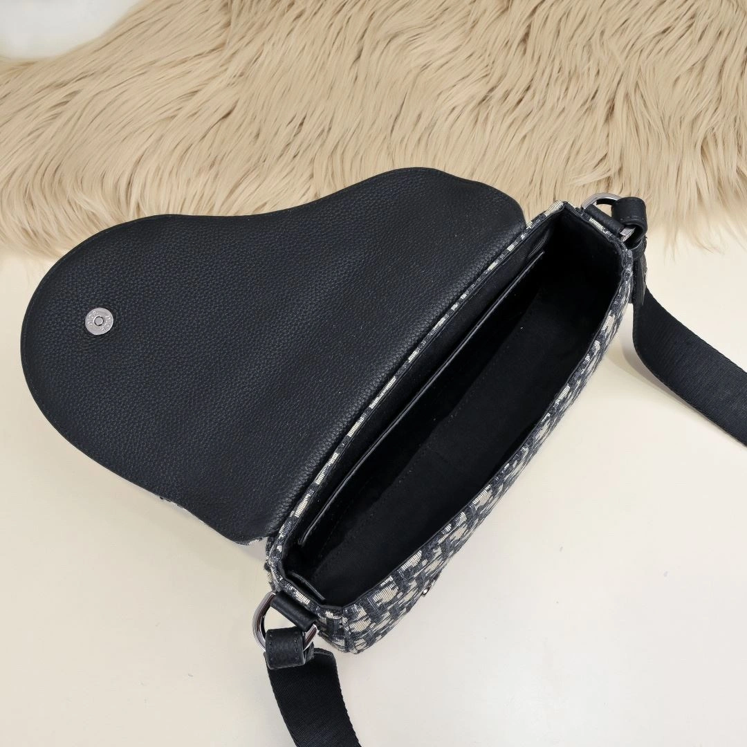 Bargain Mens Christian Dior Satchel Bags