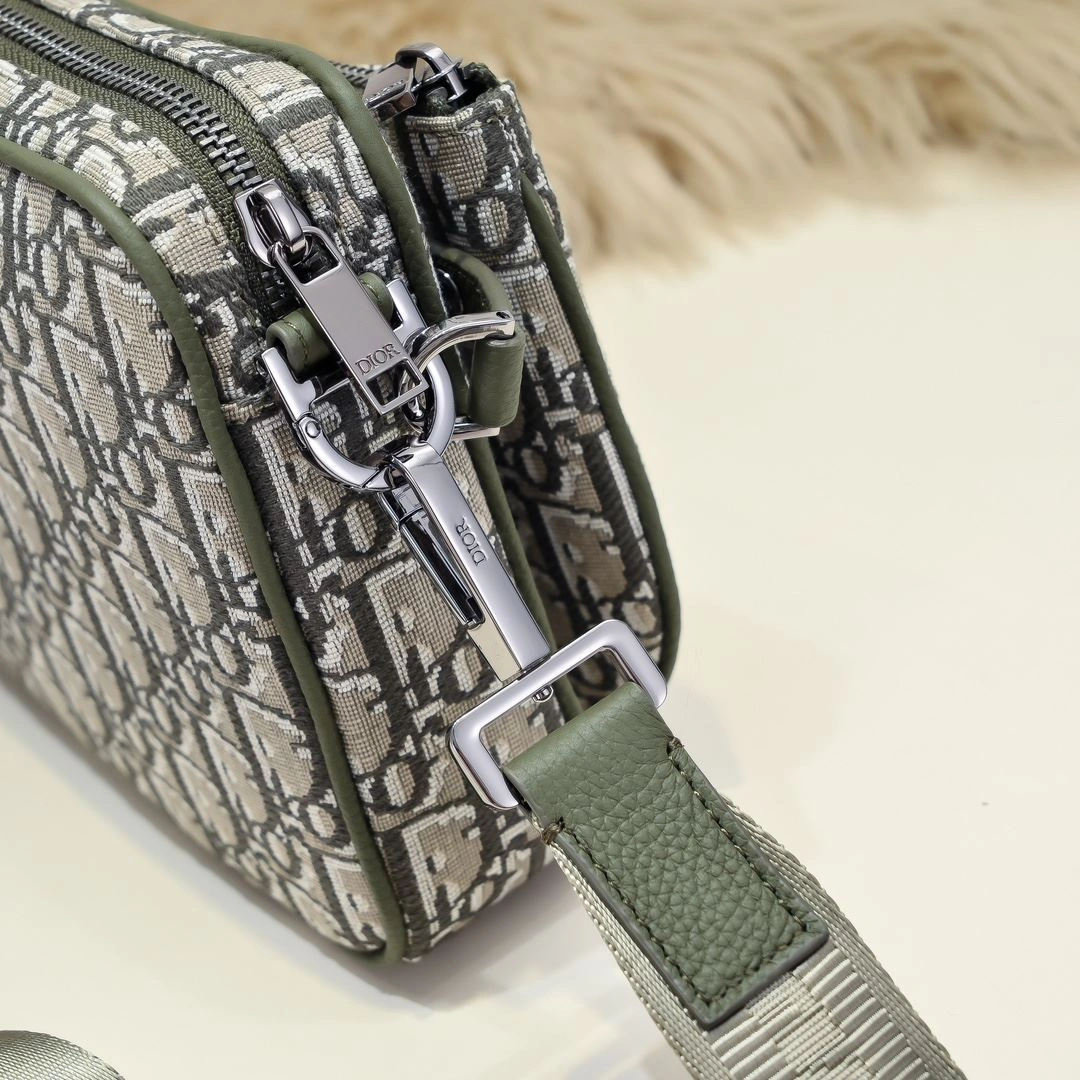 Bargain Mens Christian Dior Satchel Bags