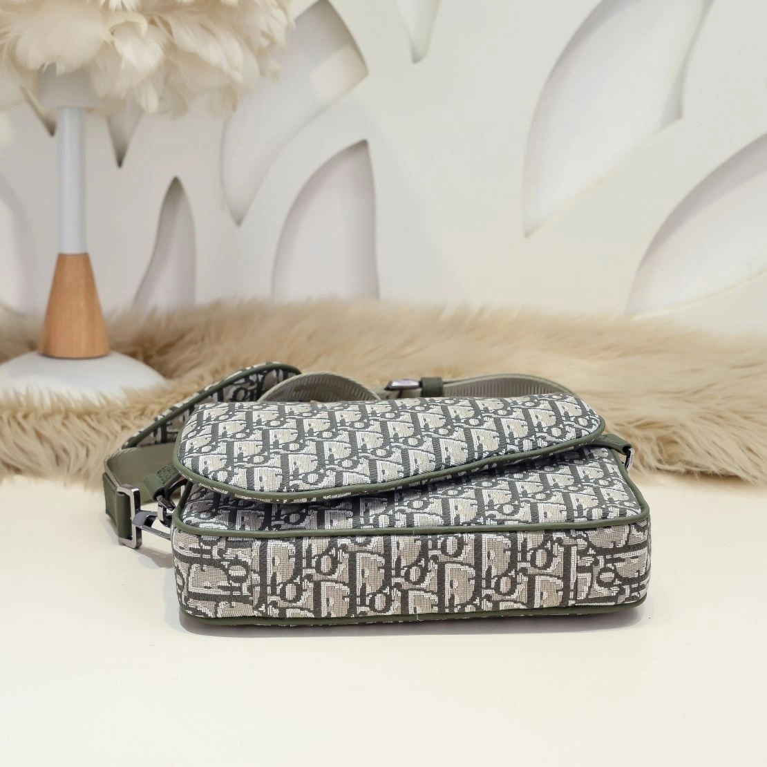Bargain Mens Christian Dior Satchel Bags