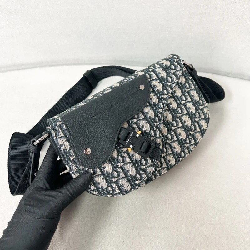Accurate model Mens Christian Dior Satchel Bags
