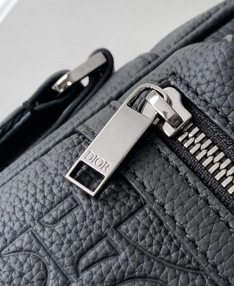 Accurate model Mens Christian Dior Satchel Bags
