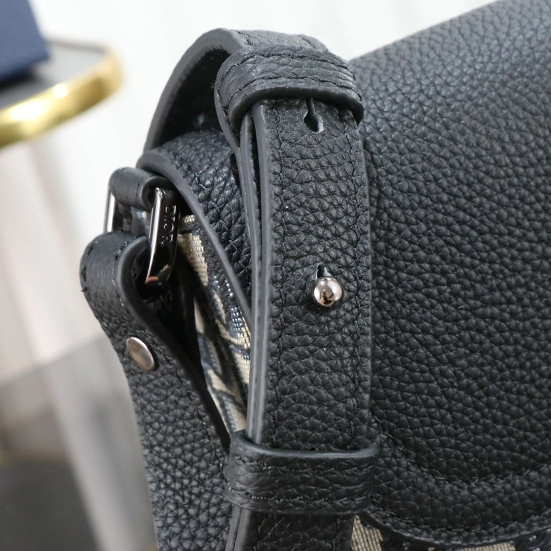 Indistinguishable Mens Christian Dior Satchel Bags