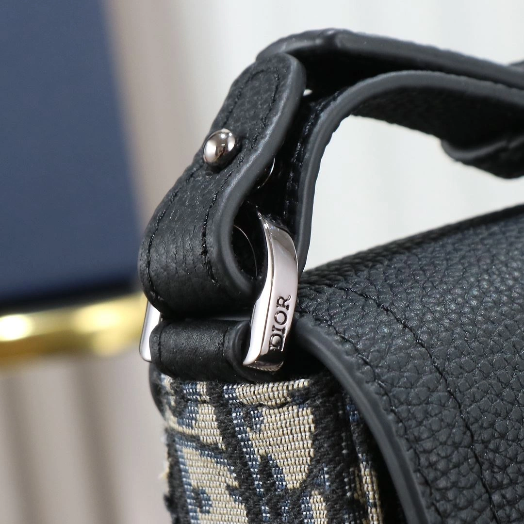Indistinguishable Mens Christian Dior Satchel Bags