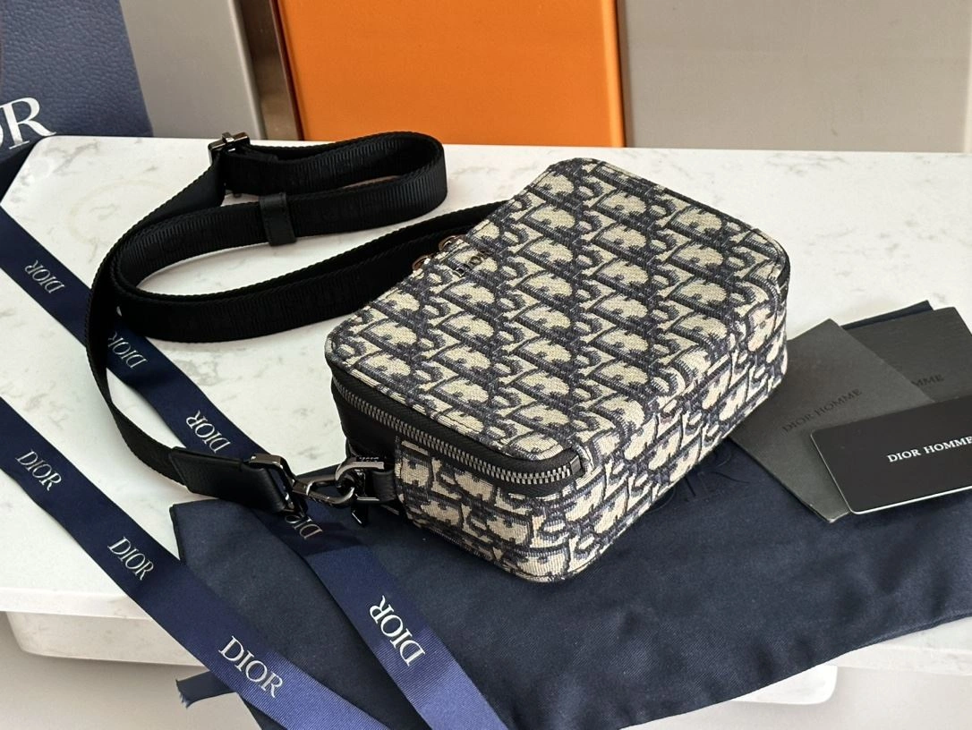 Cut-rate Mens Christian Dior Satchel Bags