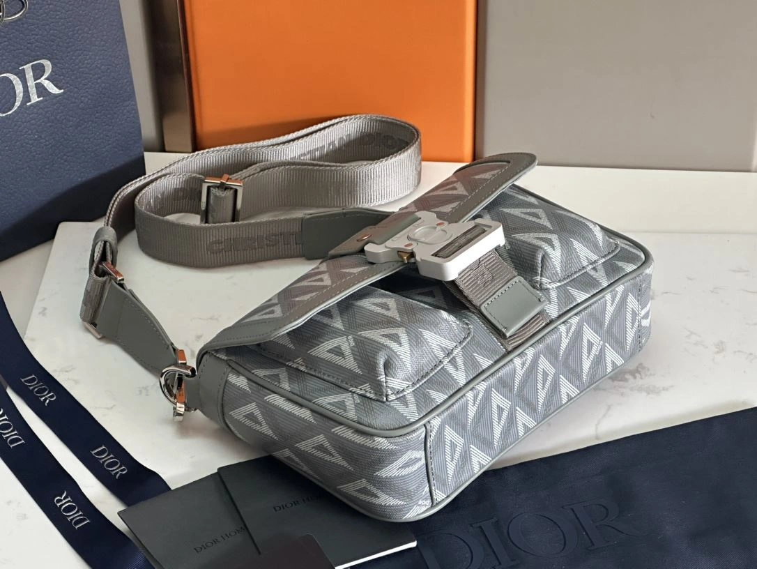 Value-priced Mens Christian Dior Satchel Bags