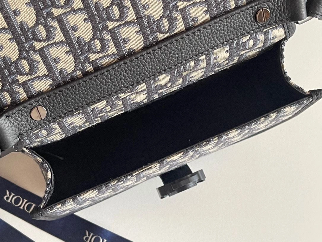 Budget-friendly Mens Christian Dior Satchel Bags