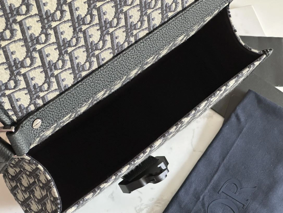 Low-cost Mens Christian Dior Satchel Bags