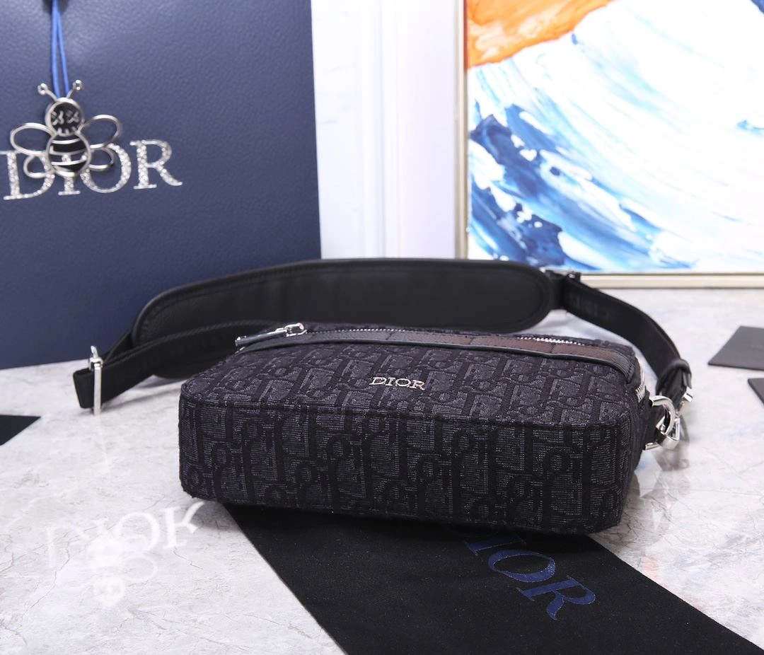 Bargain Mens Christian Dior Satchel Bags