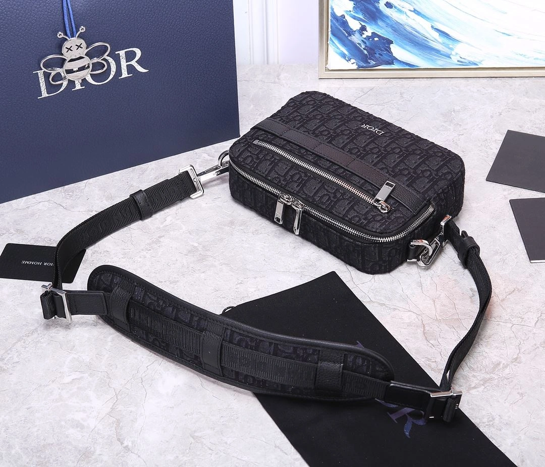 Bargain Mens Christian Dior Satchel Bags