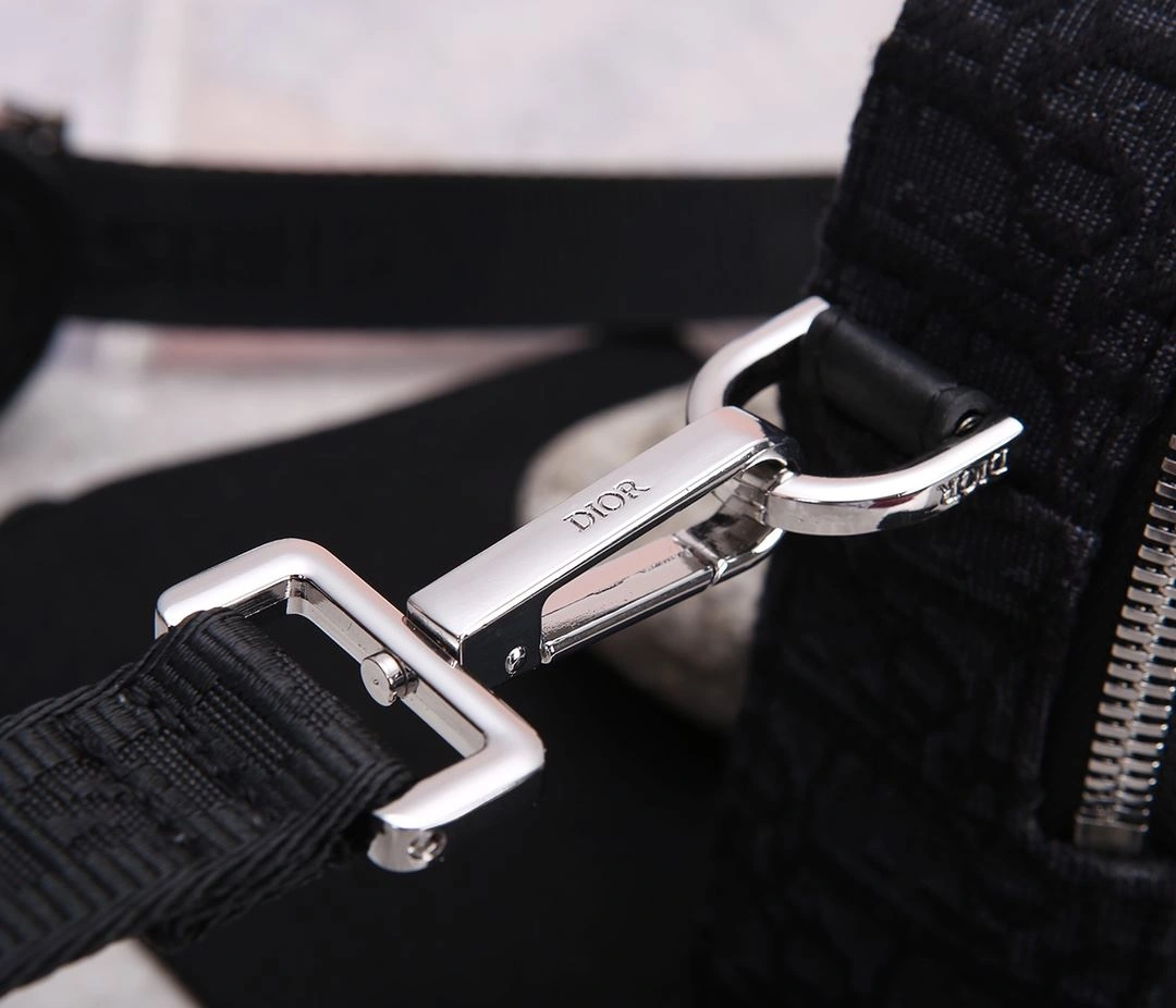 Bargain Mens Christian Dior Satchel Bags