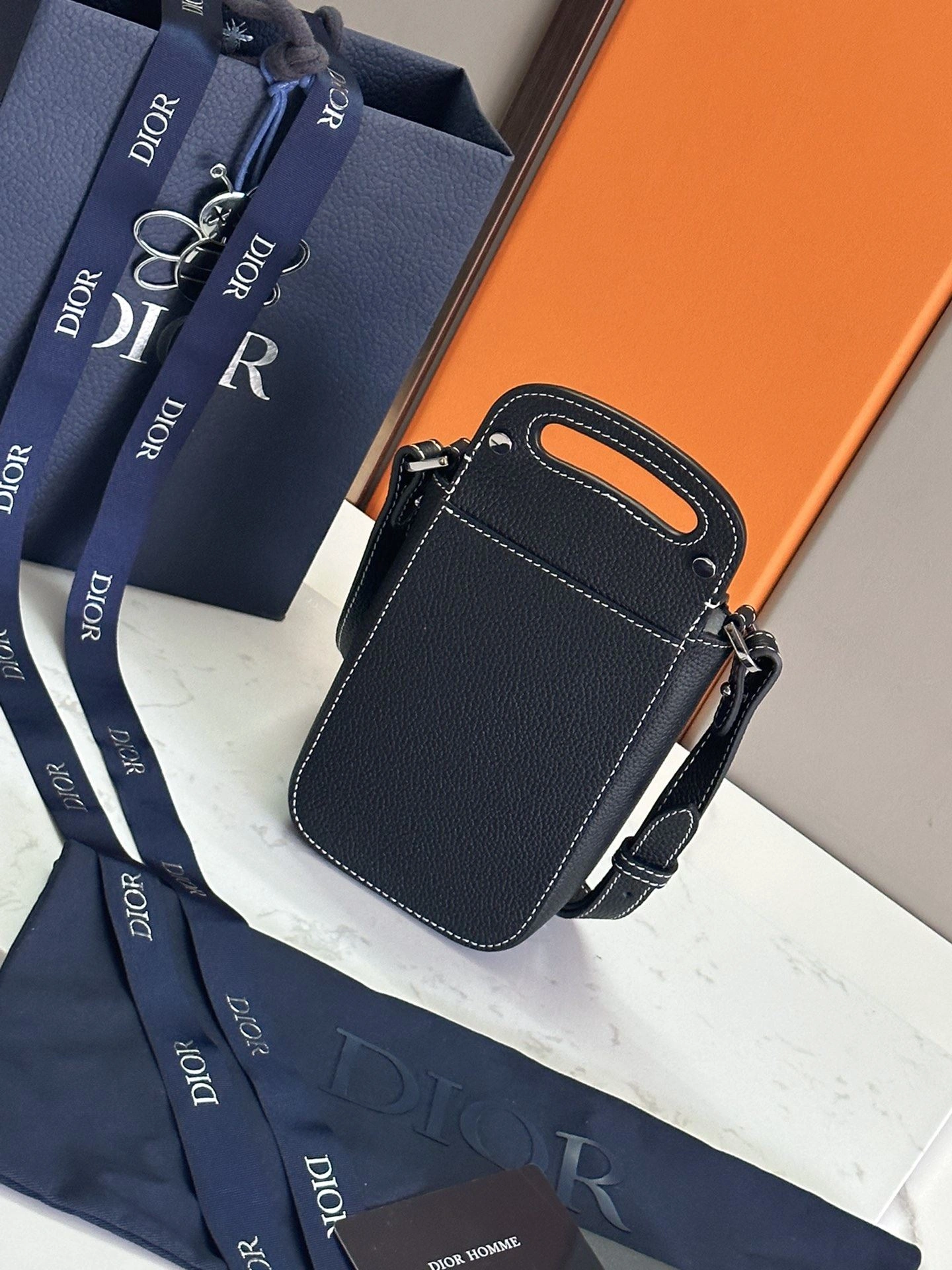 Accurate model Mens Christian Dior Satchel Bags