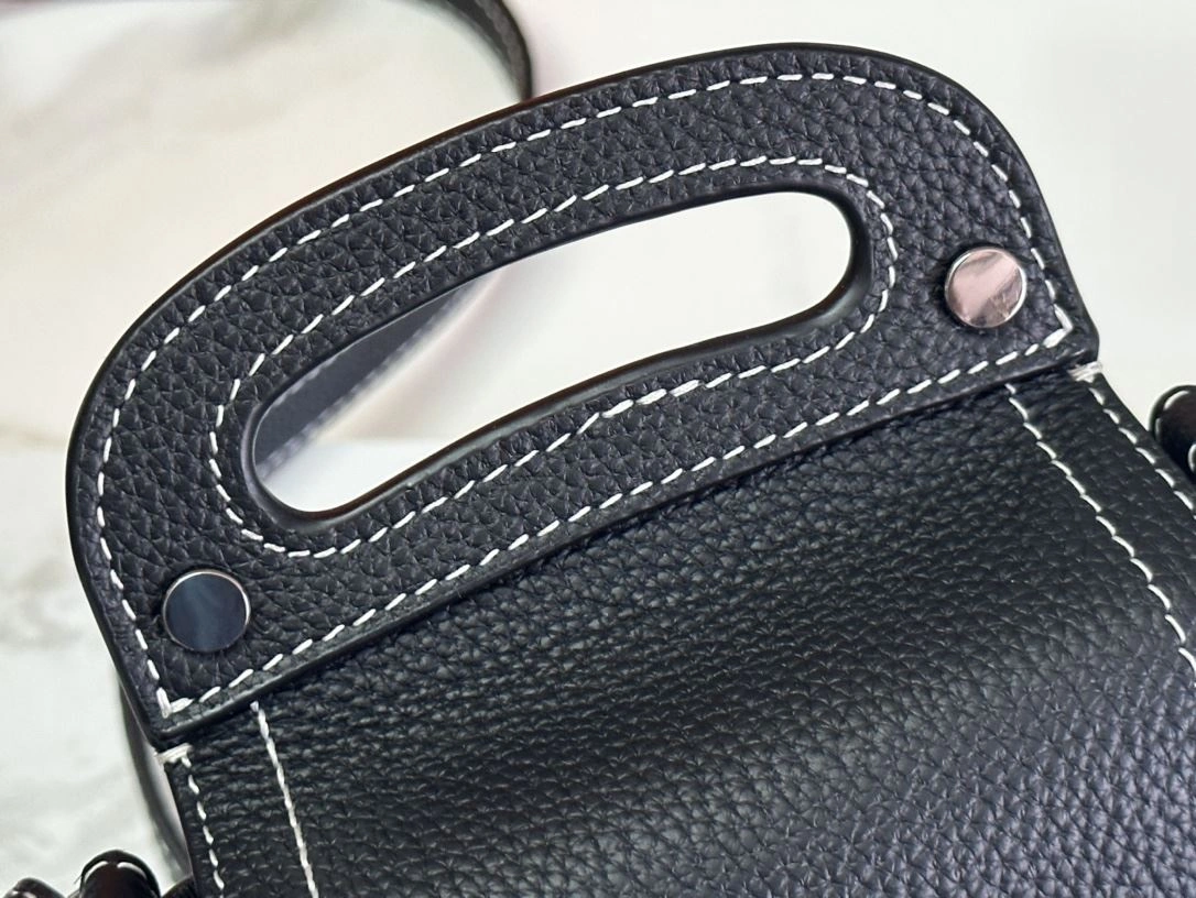 Accurate model Mens Christian Dior Satchel Bags