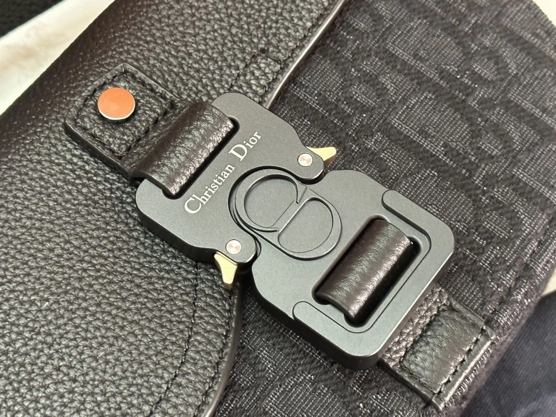 Inexpensive Mens Christian Dior Satchel Bags