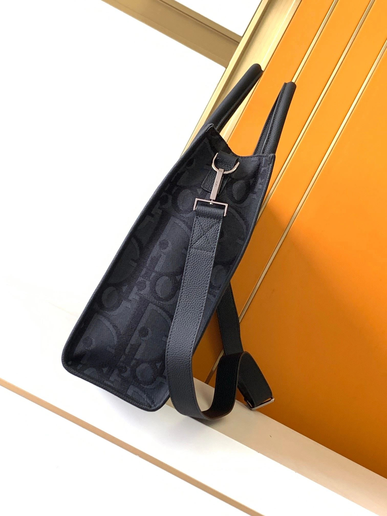 Accurate model Mens Christian Dior Satchel Bags