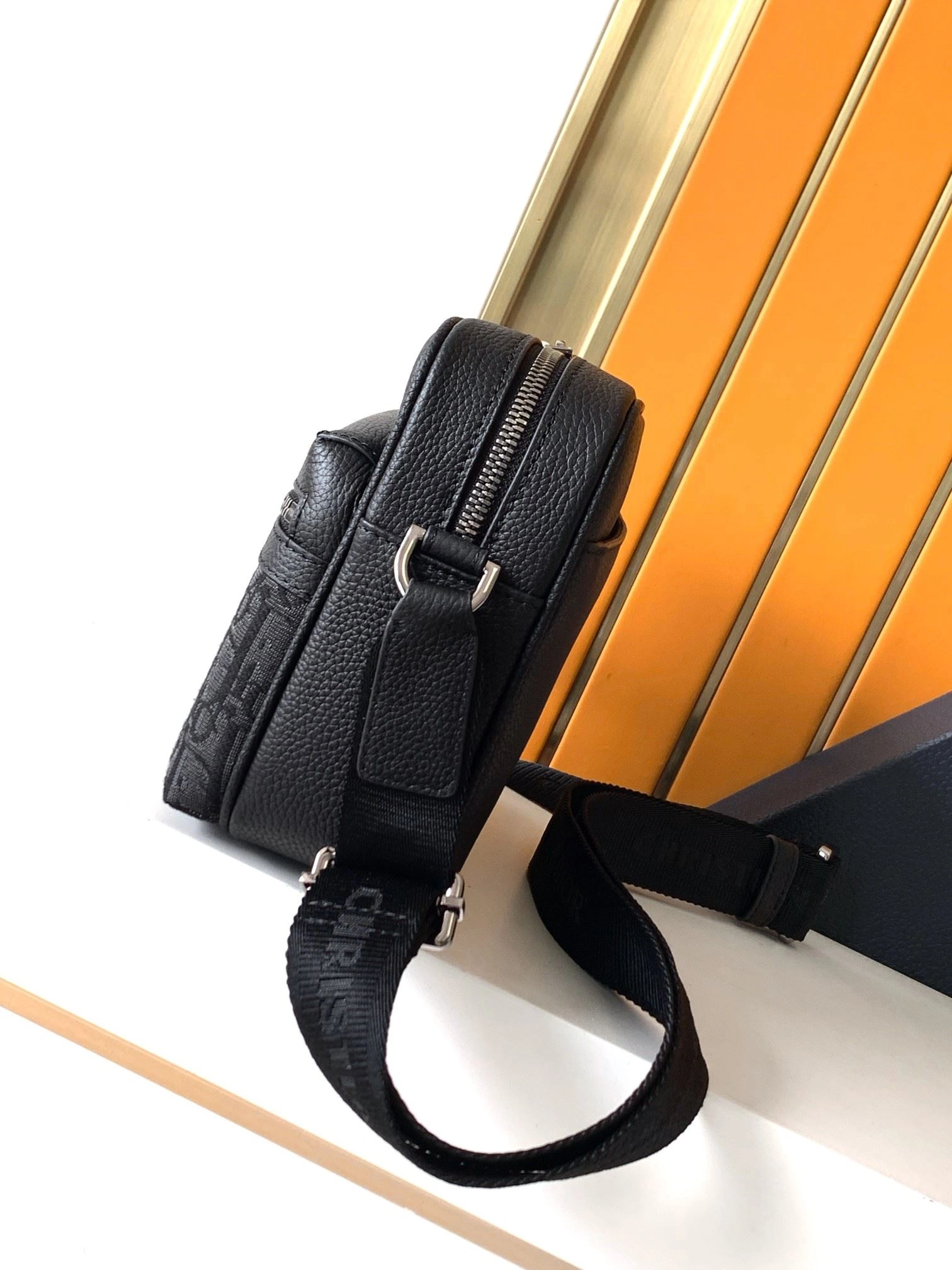Top mirror Mens Christian Dior Satchel Bags
