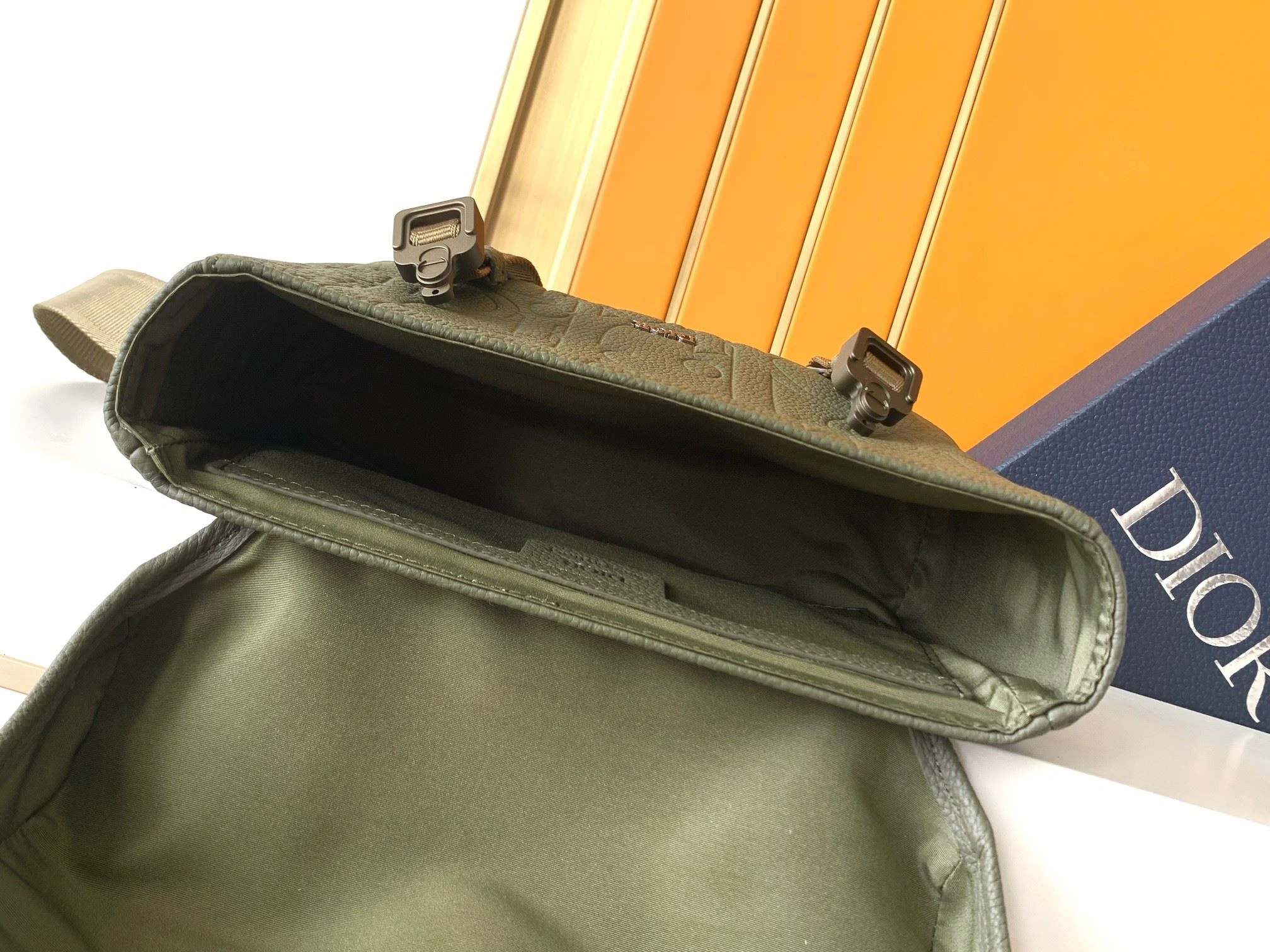 Exact replica Mens Christian Dior Satchel Bags