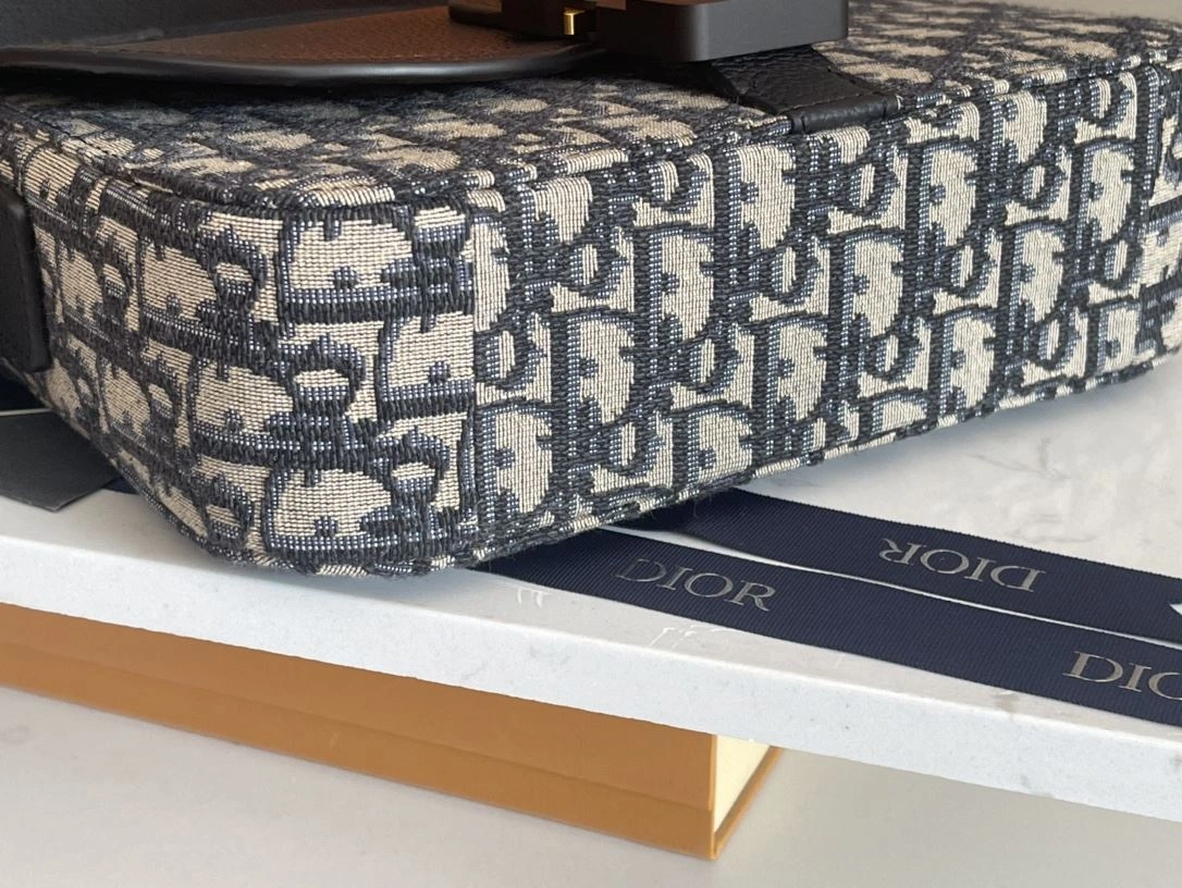 Bargain Mens Christian Dior Satchel Bags