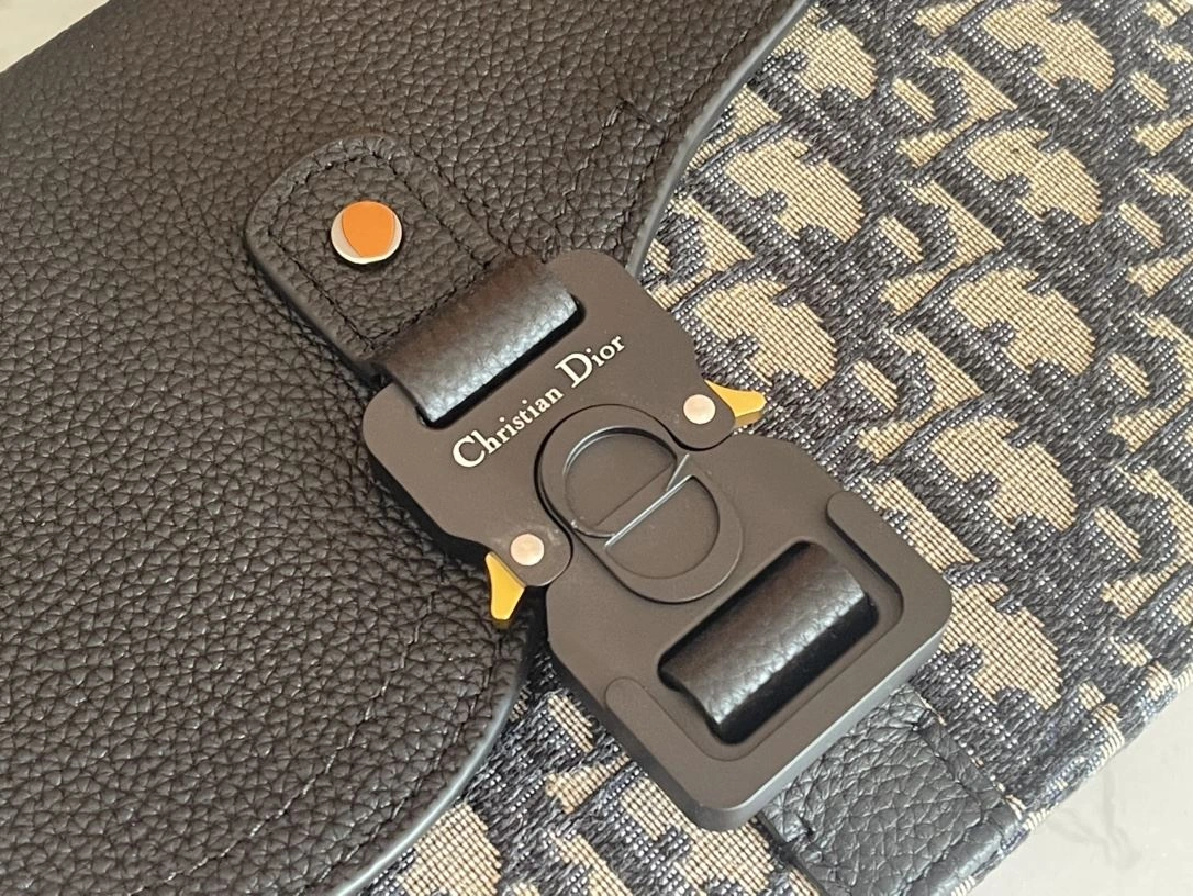 Bargain Mens Christian Dior Satchel Bags