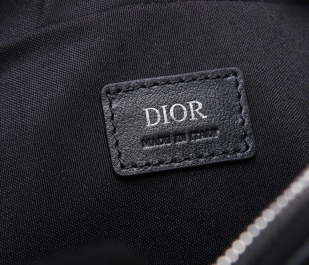 Indistinguishable Mens Christian Dior Satchel Bags