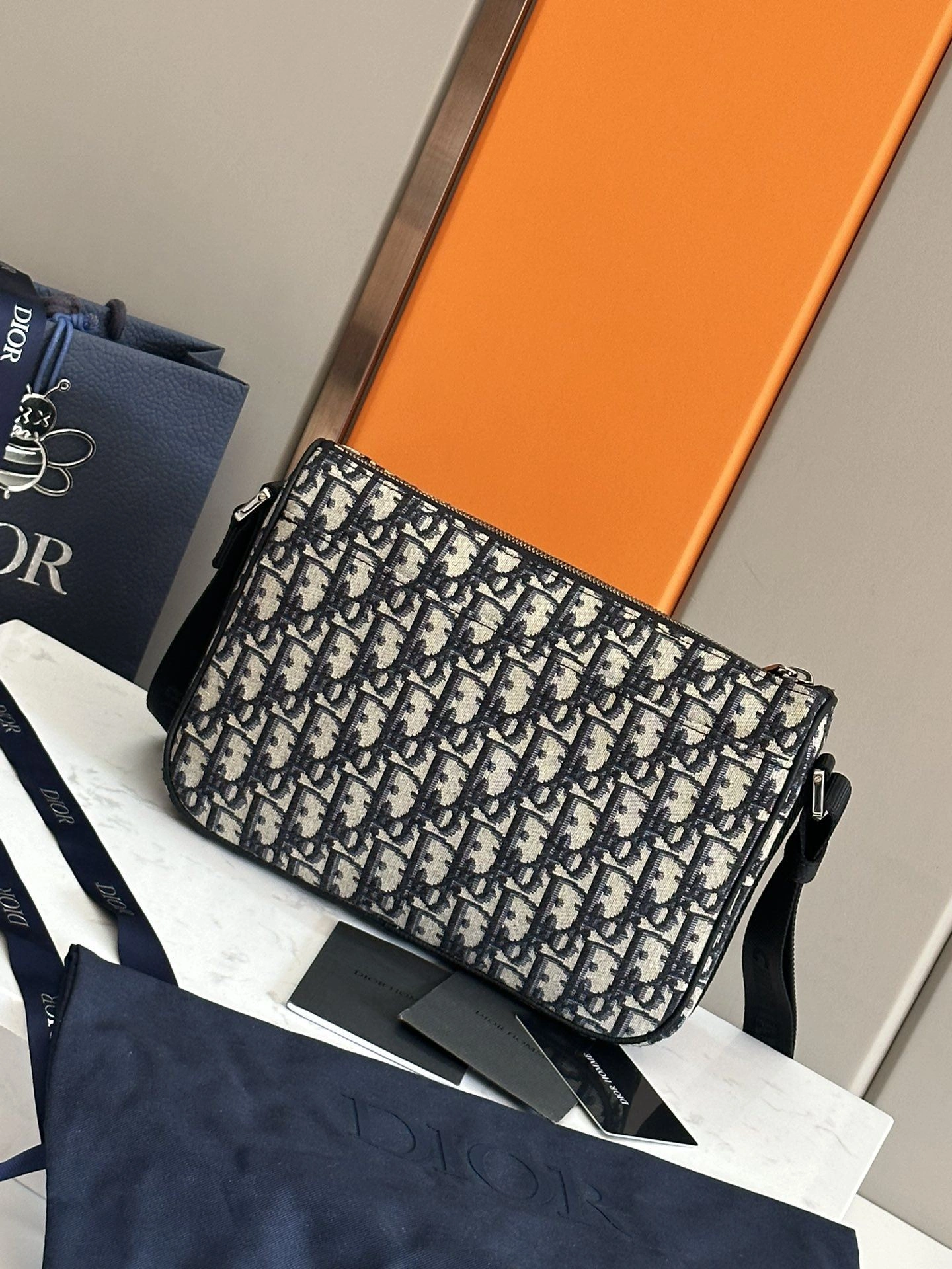 Accurate model Mens Christian Dior Satchel Bags
