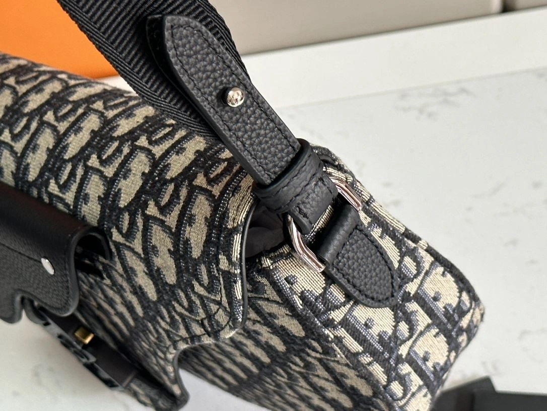 Value-priced Mens Christian Dior Satchel Bags