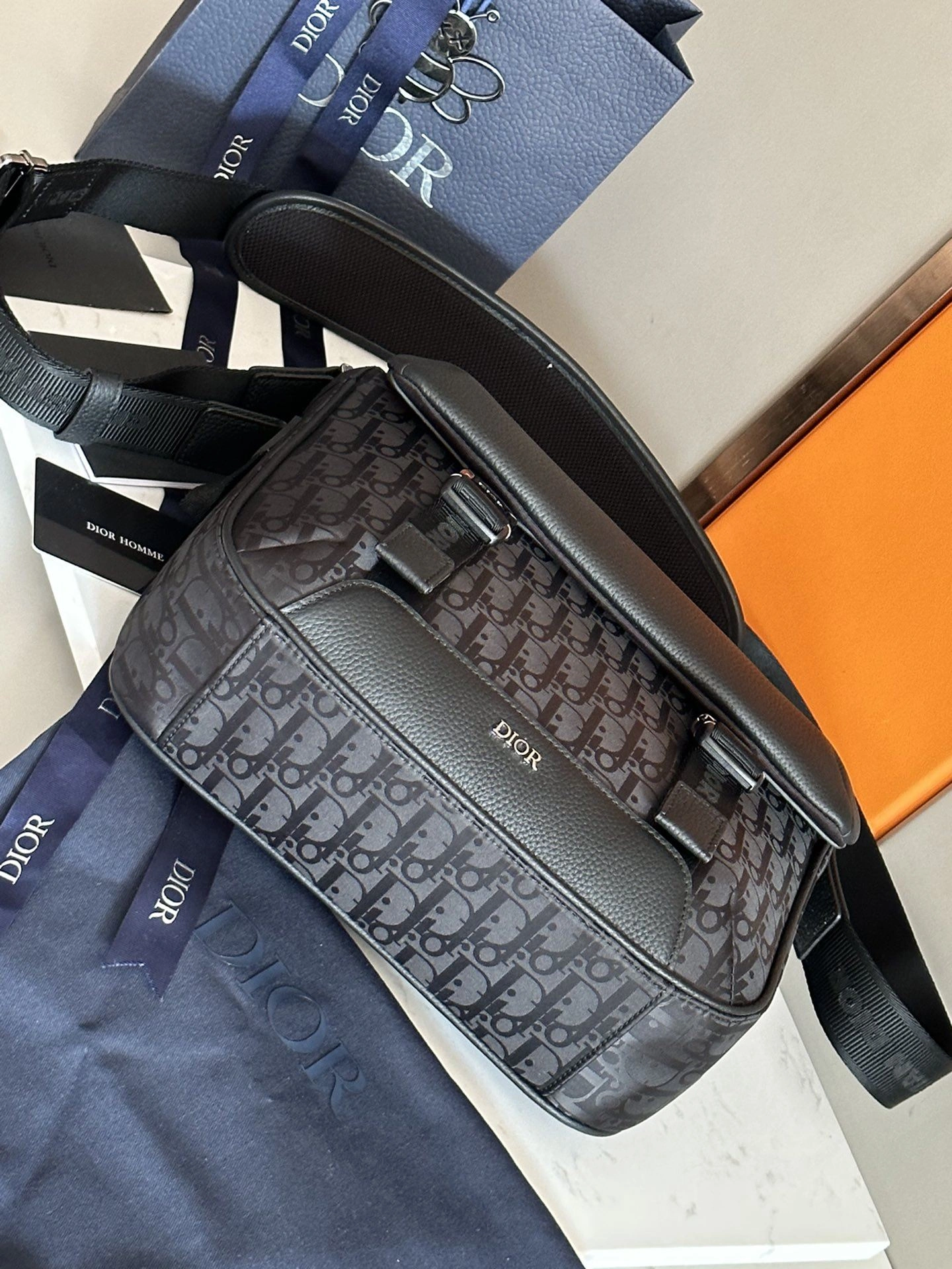 Indistinguishable Mens Christian Dior Satchel Bags