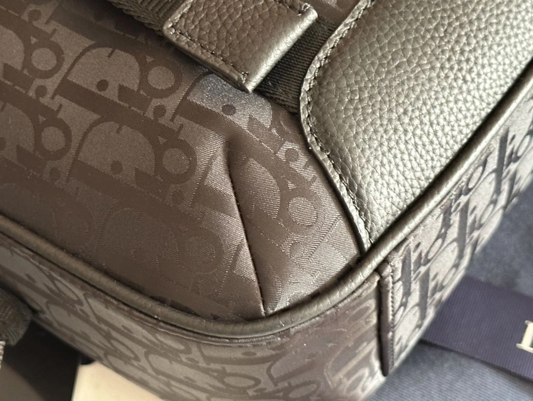 Indistinguishable Mens Christian Dior Satchel Bags