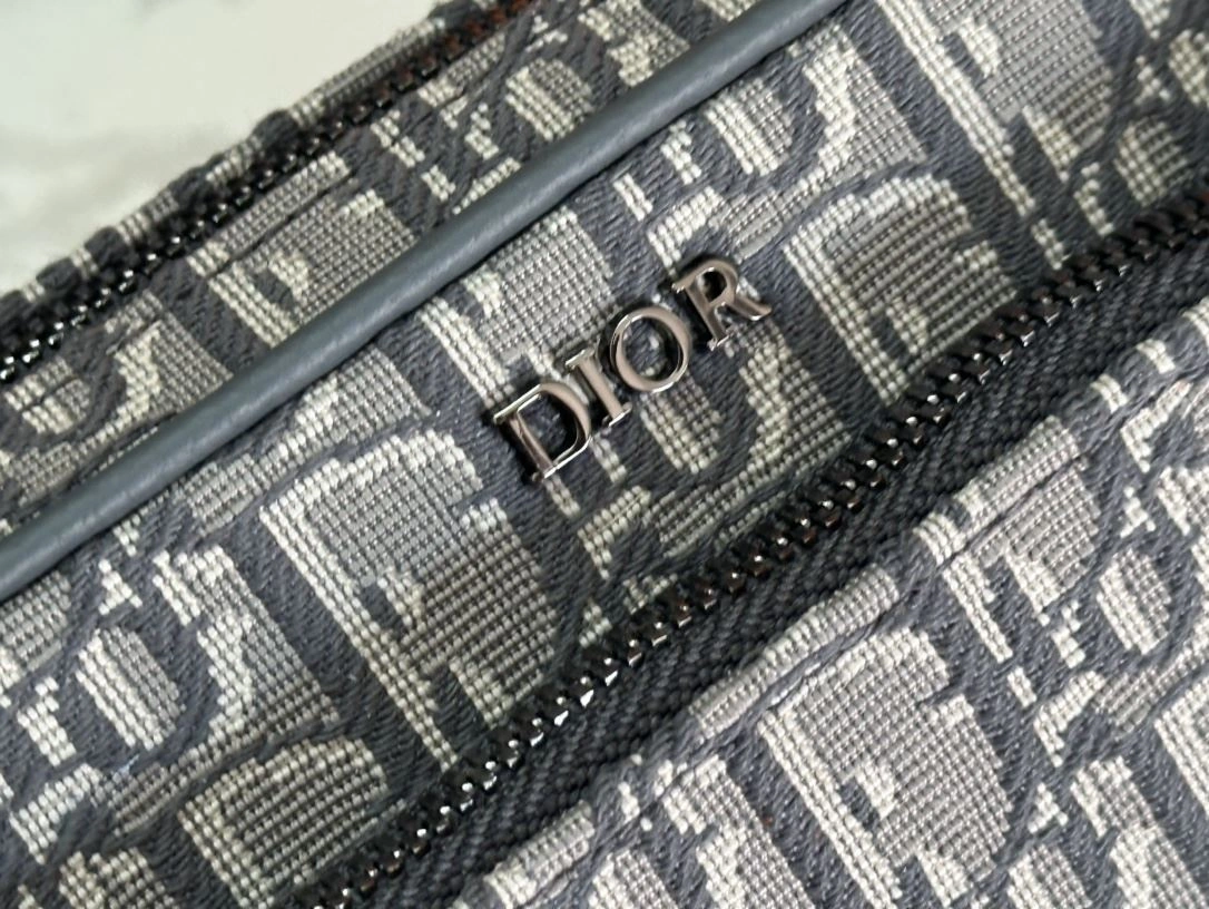 Bargain Mens Christian Dior Satchel Bags